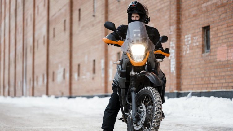 Combatir el frío en moto sin arruinarte: precios y alternativas para ...